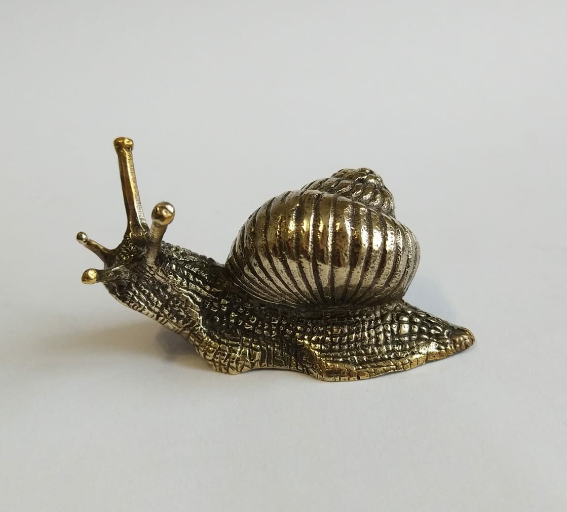 Улитка статуэтка - миниатюра из бронзы, фигурка для украшения интерьера
