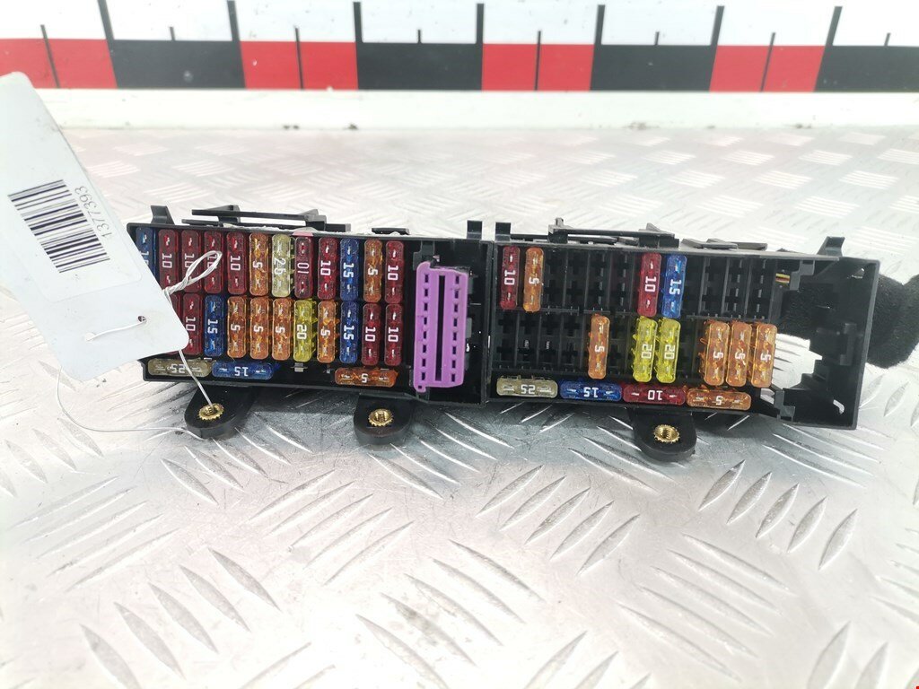 Блок предохранителей Volkswagen Fox 5Z0941828A арт. 1377393