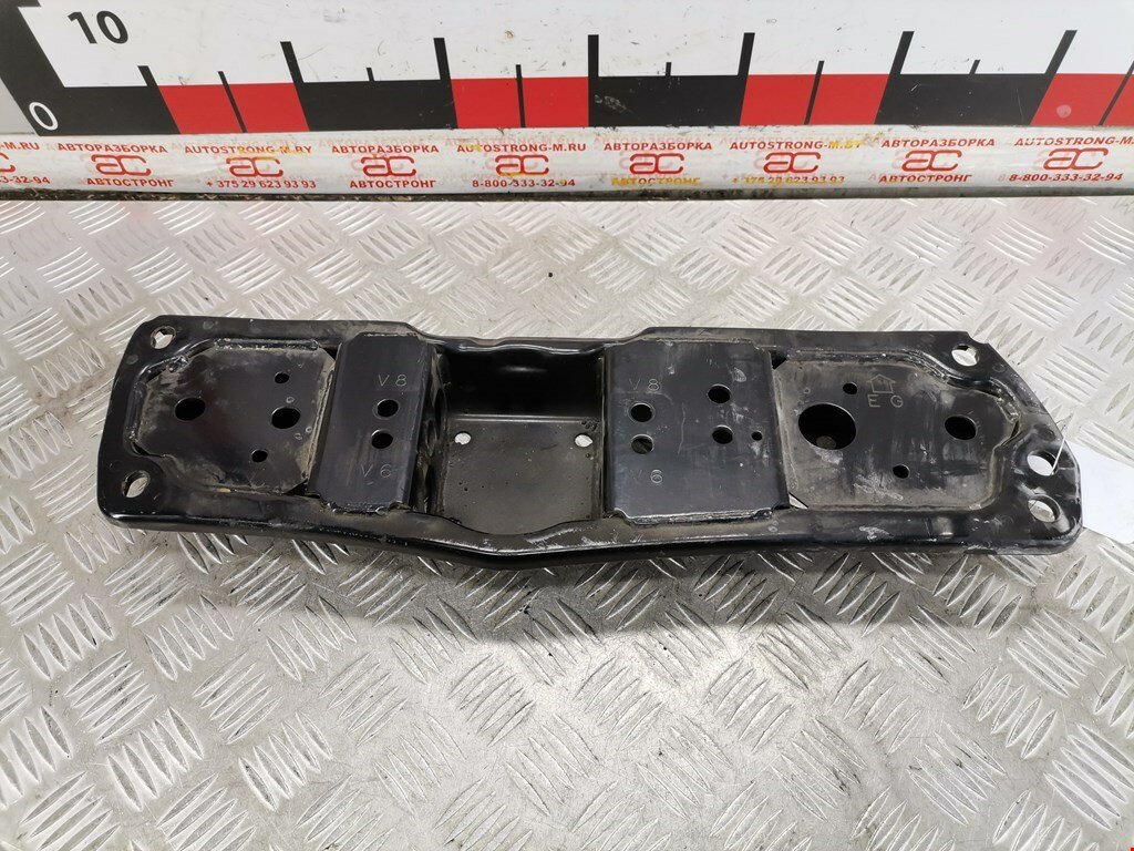 Кронштейн (крепление лапа траверса) кпп Infiniti M (Y50) 11331EG000 арт. 773677