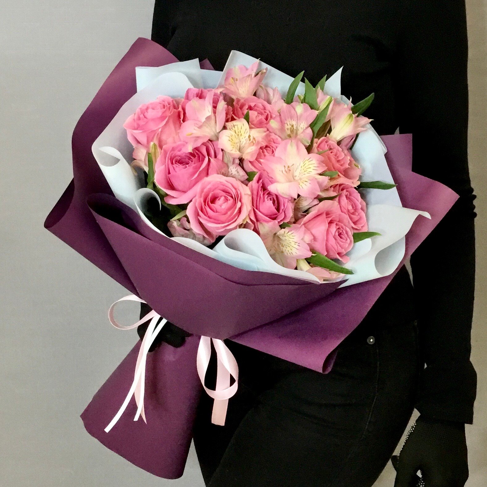 Букет Альстромерия и розы «Все фиолетово»