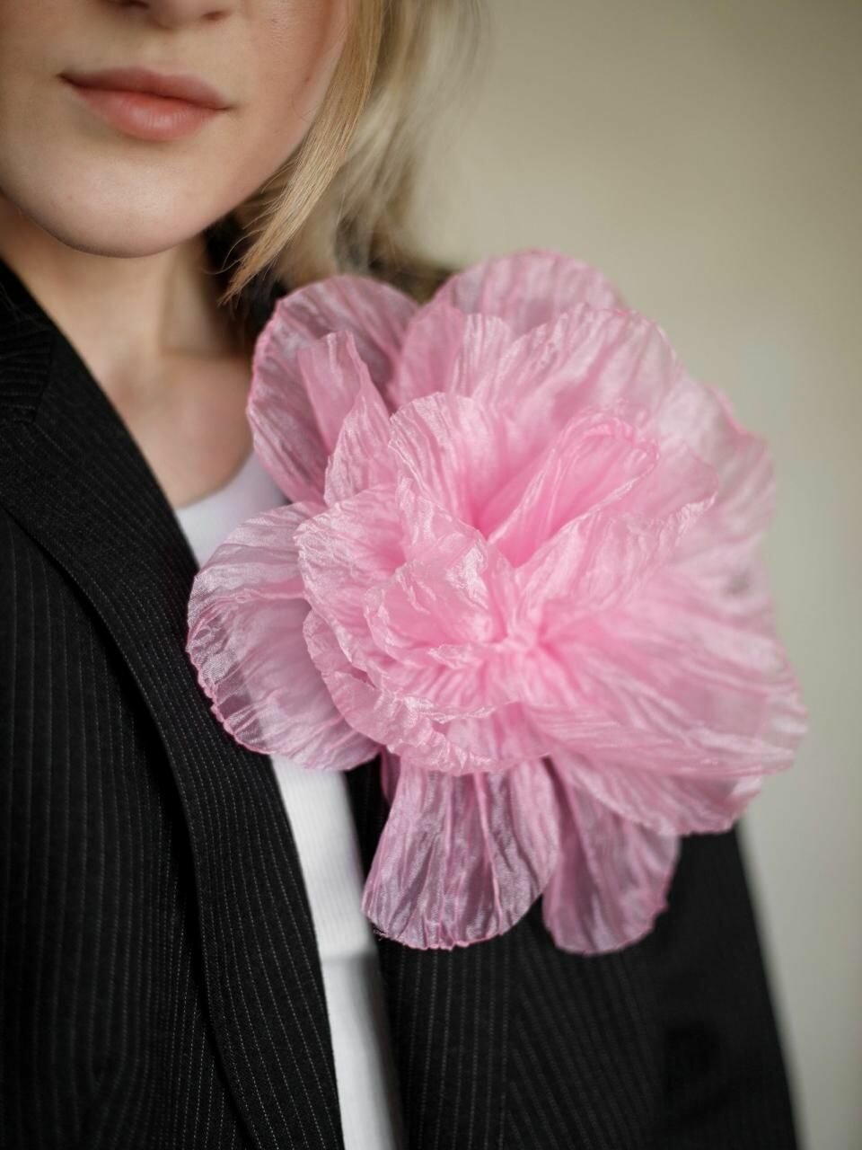 Брошь цветок органза Розовая роза