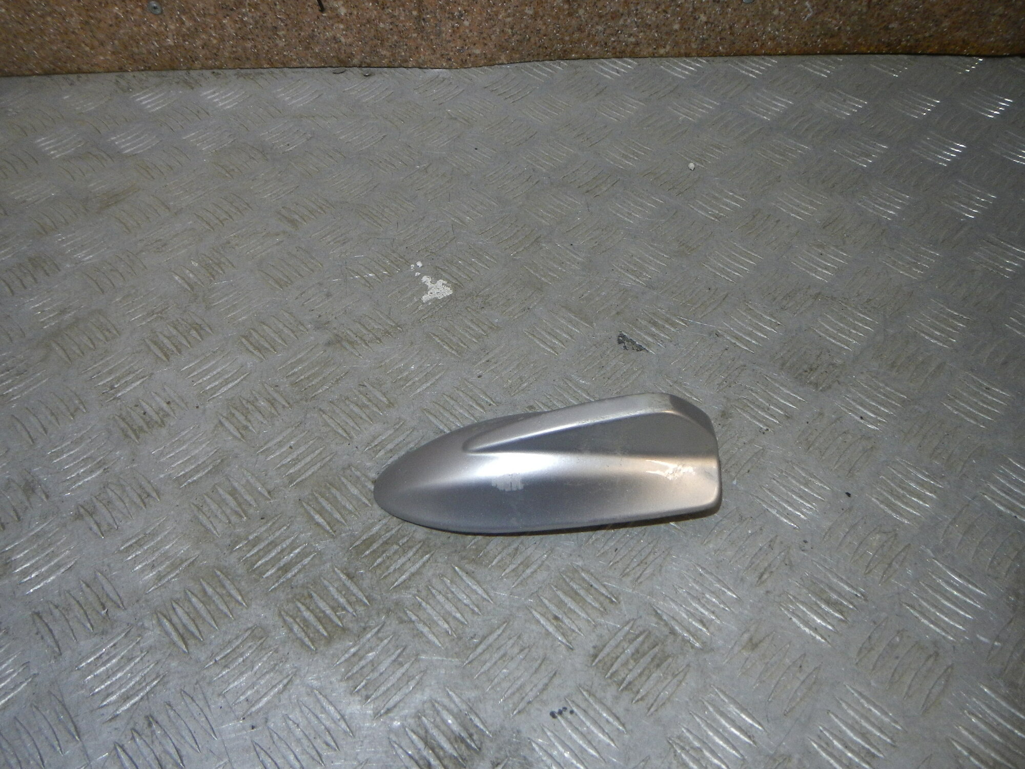 Б/У Антенна, Volvo (Вольво)-S40 (04-) VOLVO S40 (04-) Только накладка(плавник на крышу). Сломано 2 крепления,деформация к...