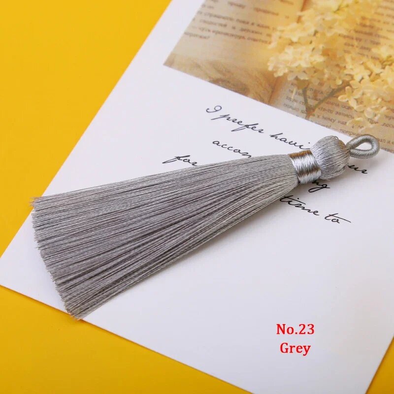 Кисточки из полиэстера 8 см с кольцом для рукоделия Серый, grey