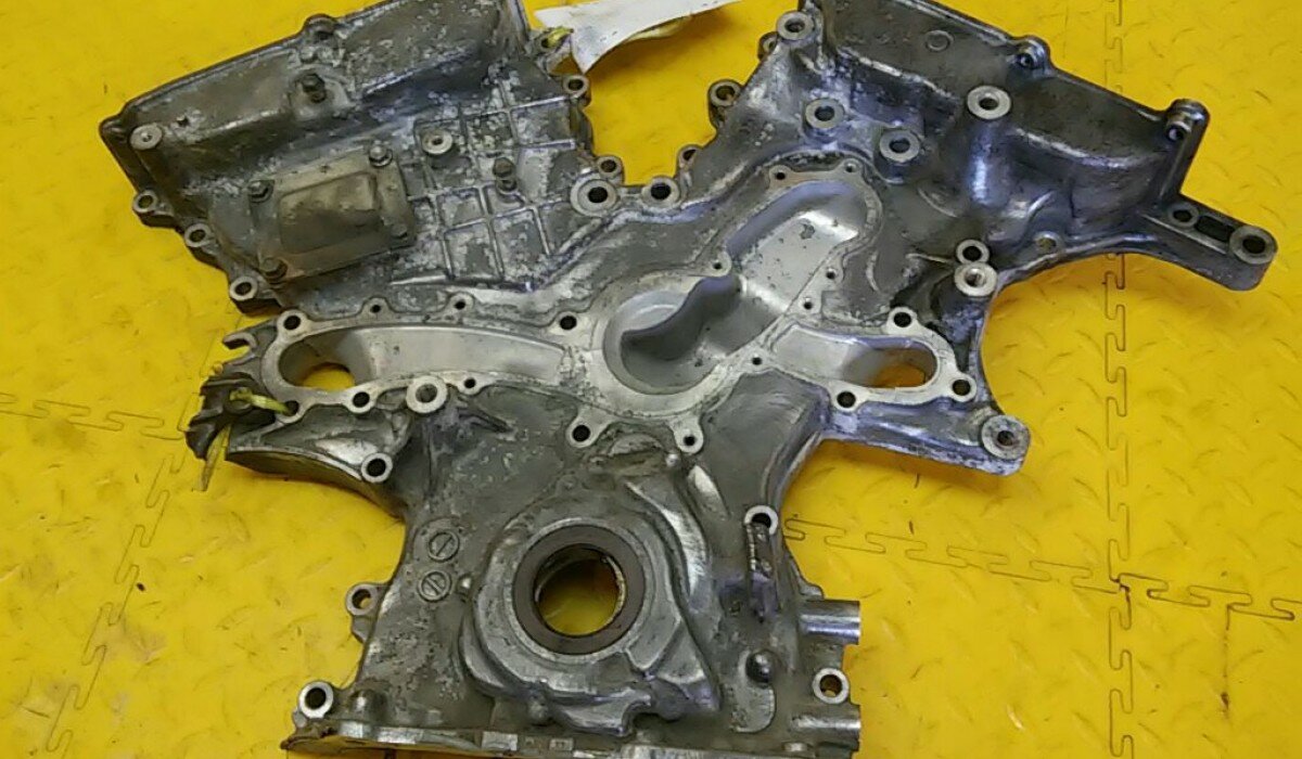 Крышка двигателя Camry V40 Toyota 1131031020