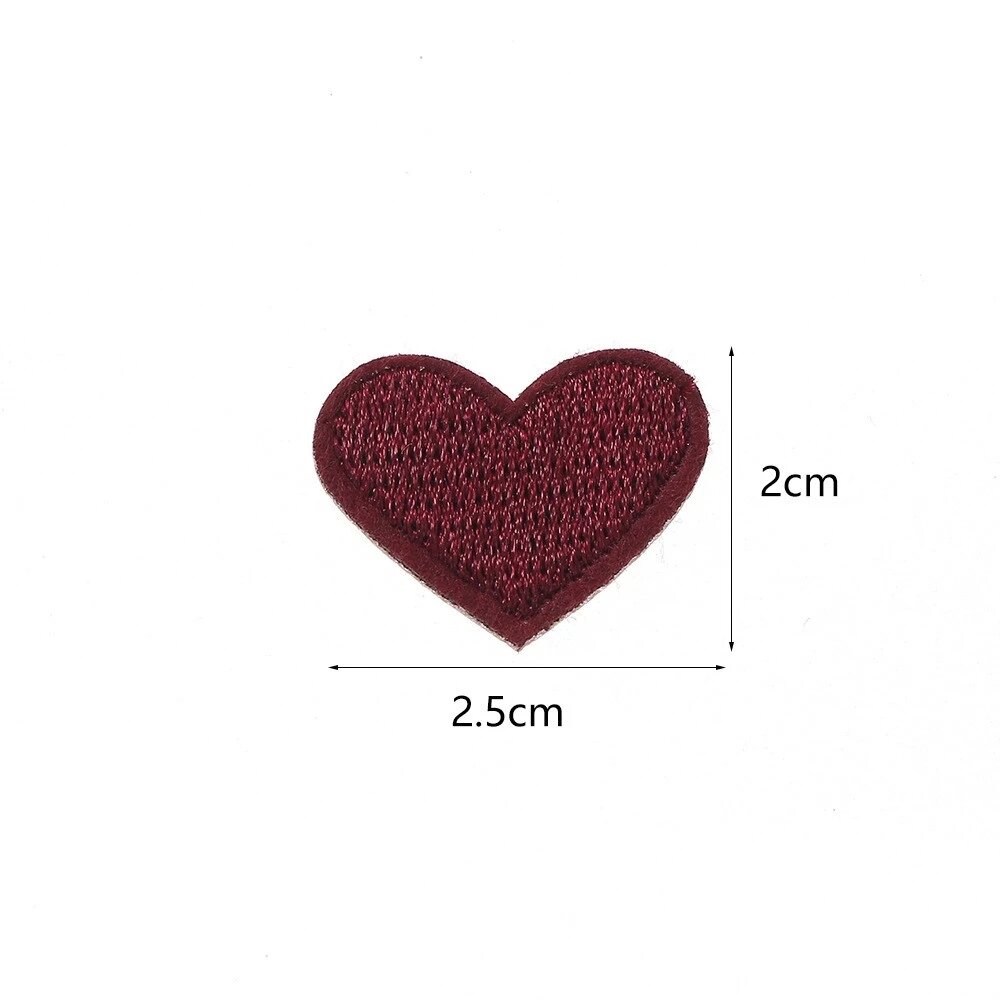Вышивка сердечко бордовое 2.5x2см, A33