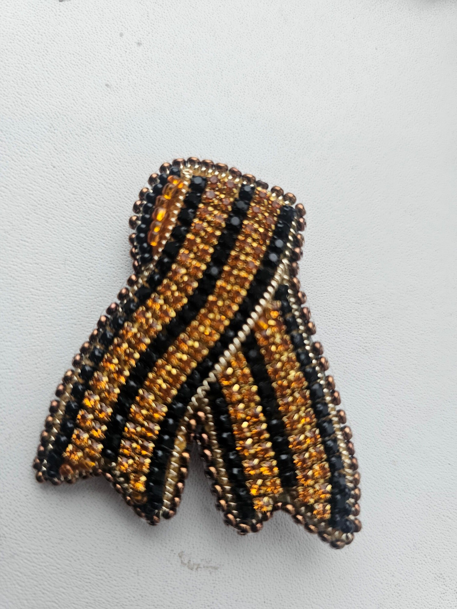 Брошь, стразы