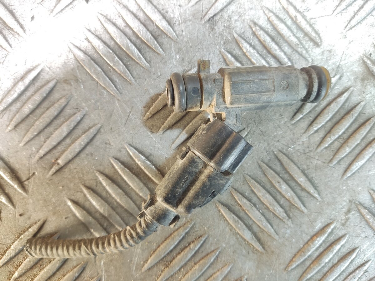 Форсунка двигателя HYUNDAI Accent 2000-2012 3531022600