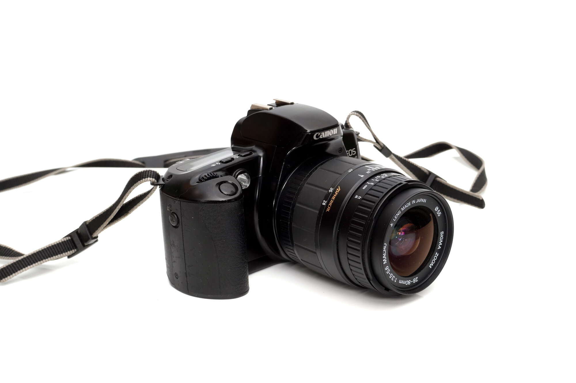 Canon EOS Kiss + Sigma Zoom 28-20mm f3.5-5.6 Macro