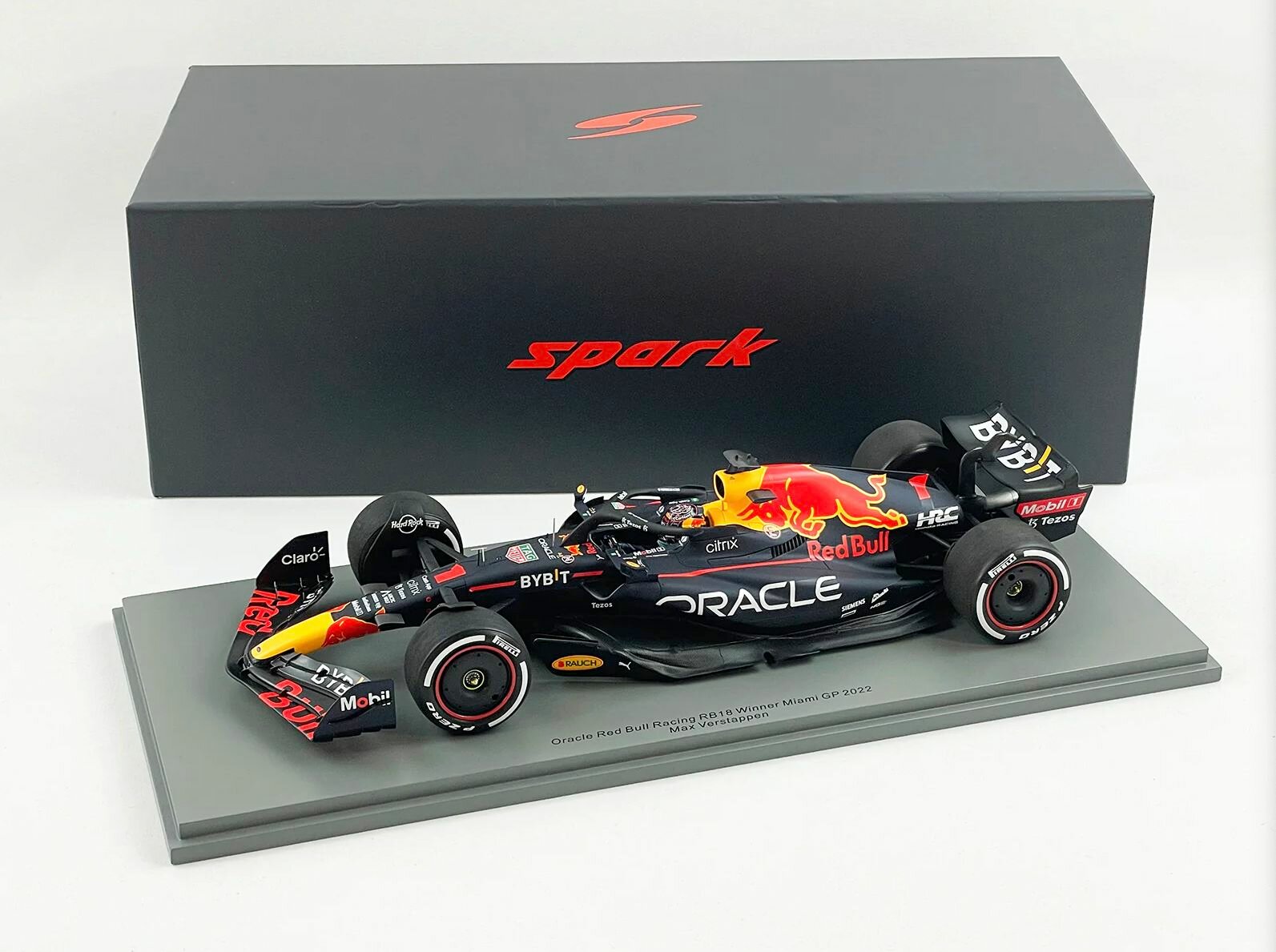 Коллекционная машинка Sparky 1:18 F1 Oracle Red Bull RB18 NO.1 Max verstappen Miami GP 2022