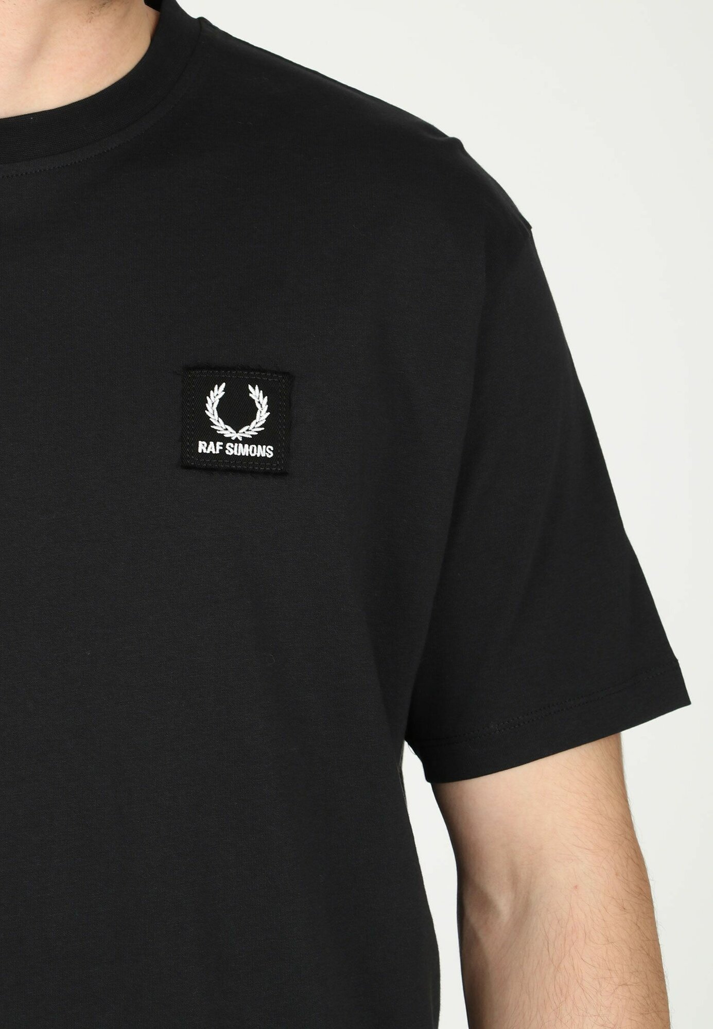 Футболка спортивная FRED PERRY, размер 44, черный — фото 1