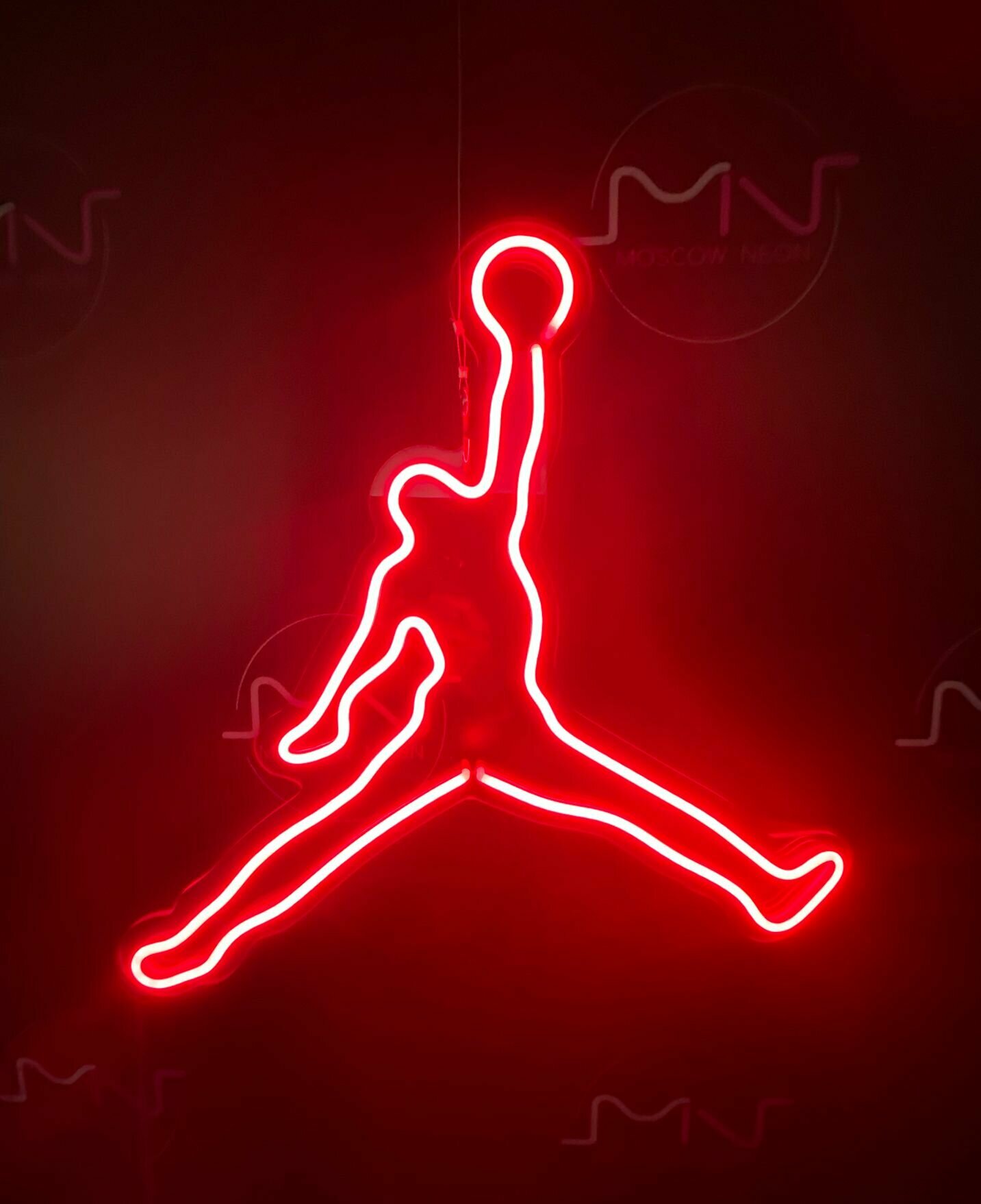 Неоновая вывеска в виде логотипа Jordan Jumpman, 46 х 37 см.