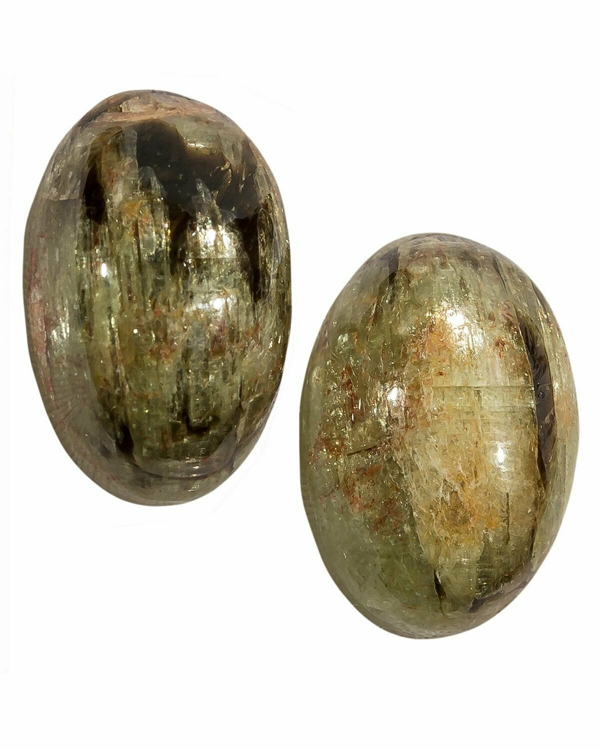 Пара кабошонов из кианита размером 21х14х8 мм. На стеклянной подложке.