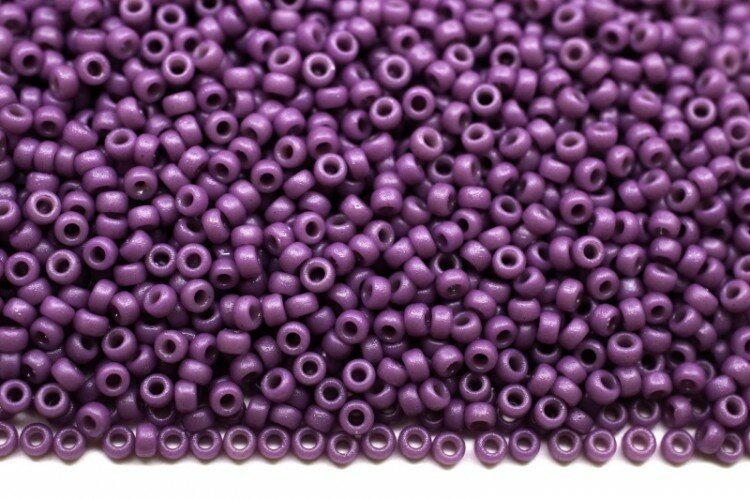 Бисер японский MIYUKI круглый 15/0 #4489 фиолетовый, непрозрачный Duracoat, 10 грамм