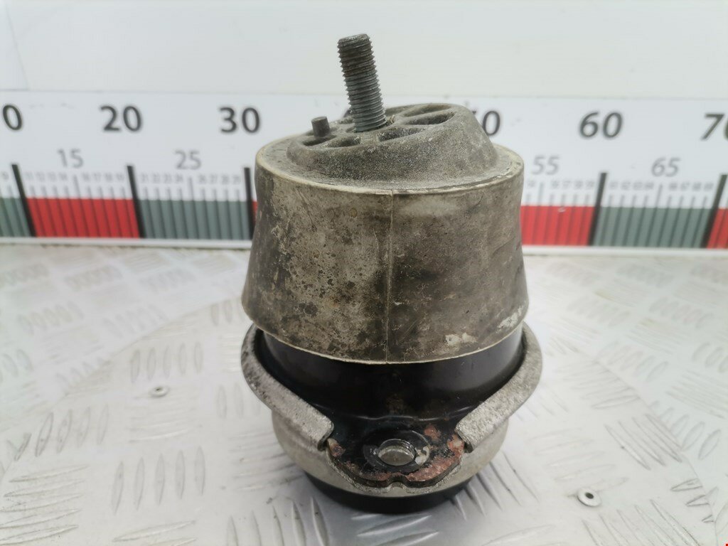 Подушка (опора) крепления двигателя Volkswagen Touareg 1 7L6199131C арт. 2079479
