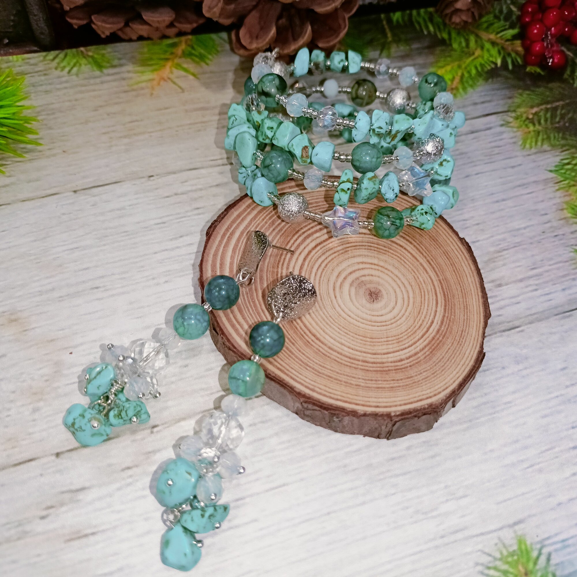 Комплект бижутерии: браслет, серьги, говлит