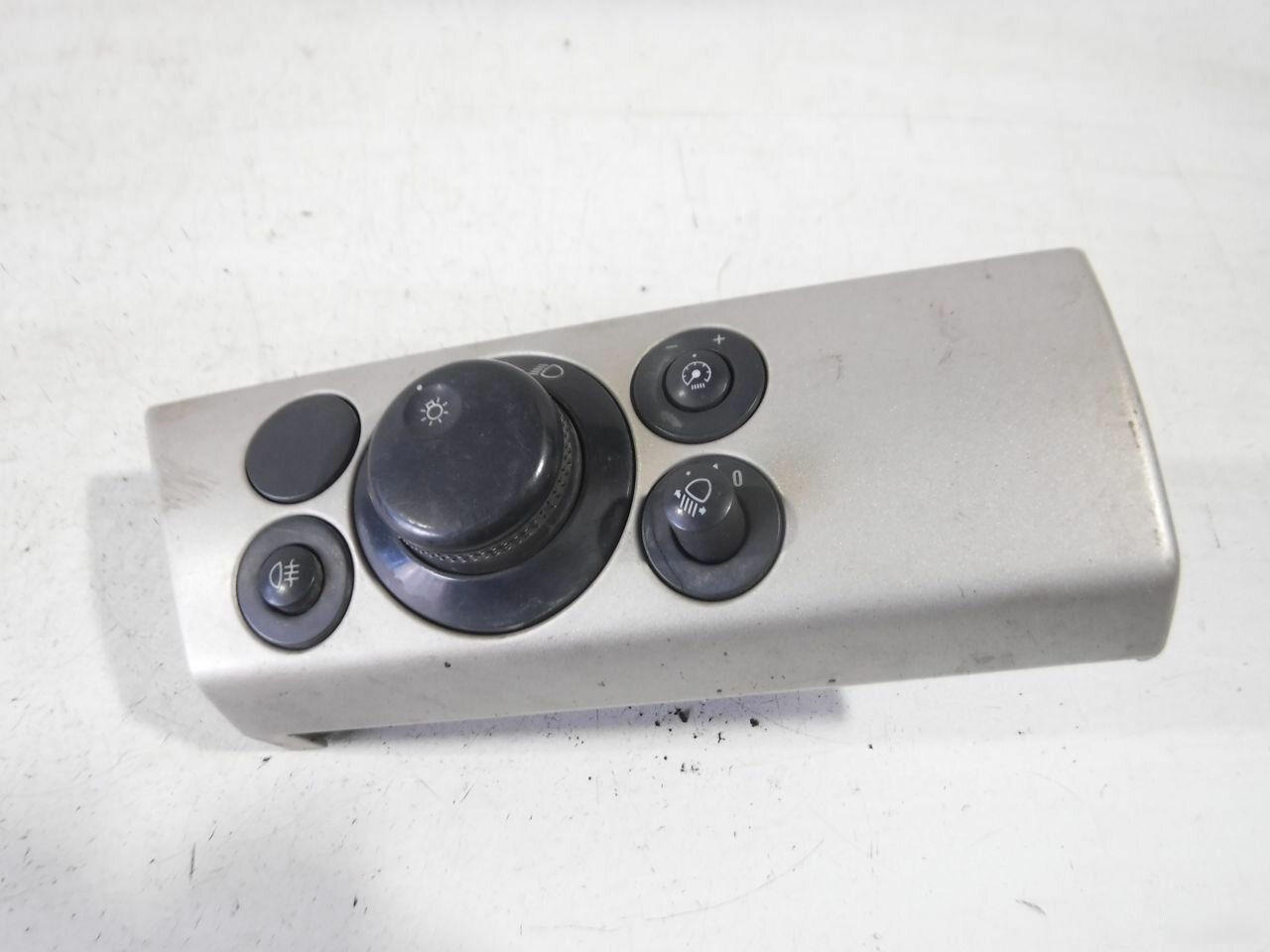 Блок управления светом Opel Astra H (2004—2007) 13124864