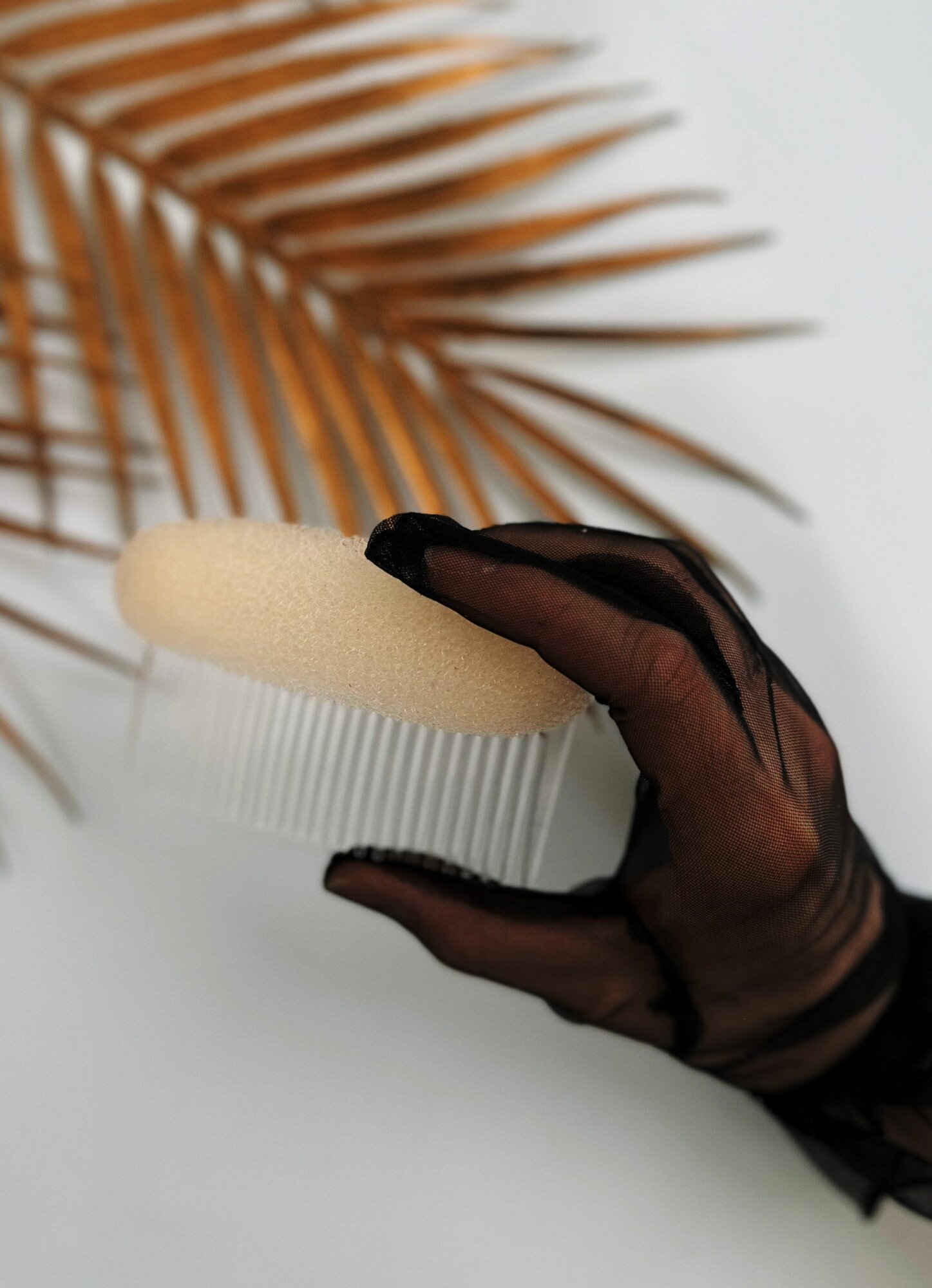 Валик гребешок для волос белый 11см / бублик-гребень для волос / заколка для начеса