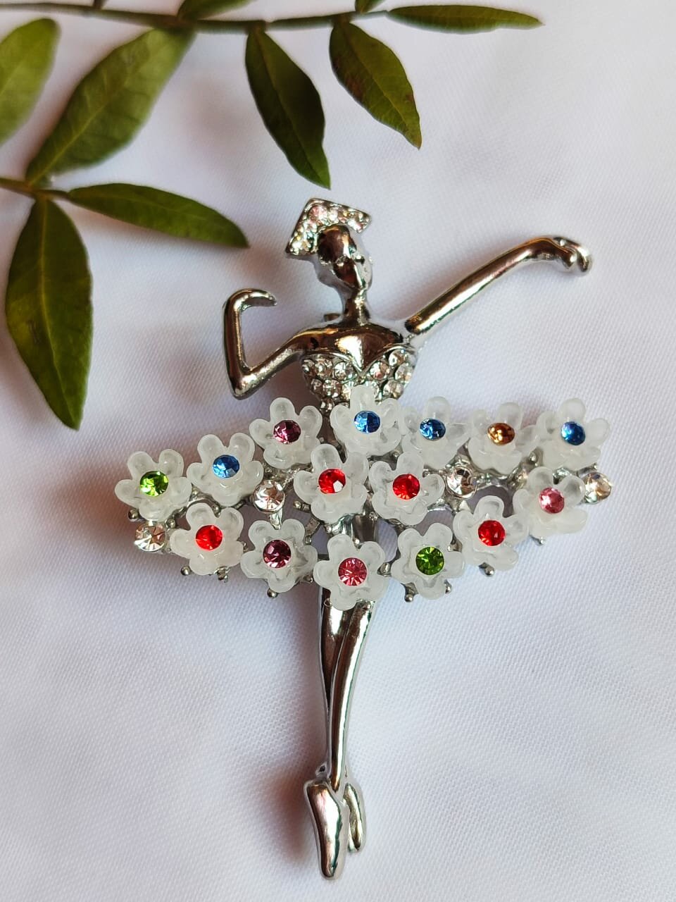 Брошь, стразы