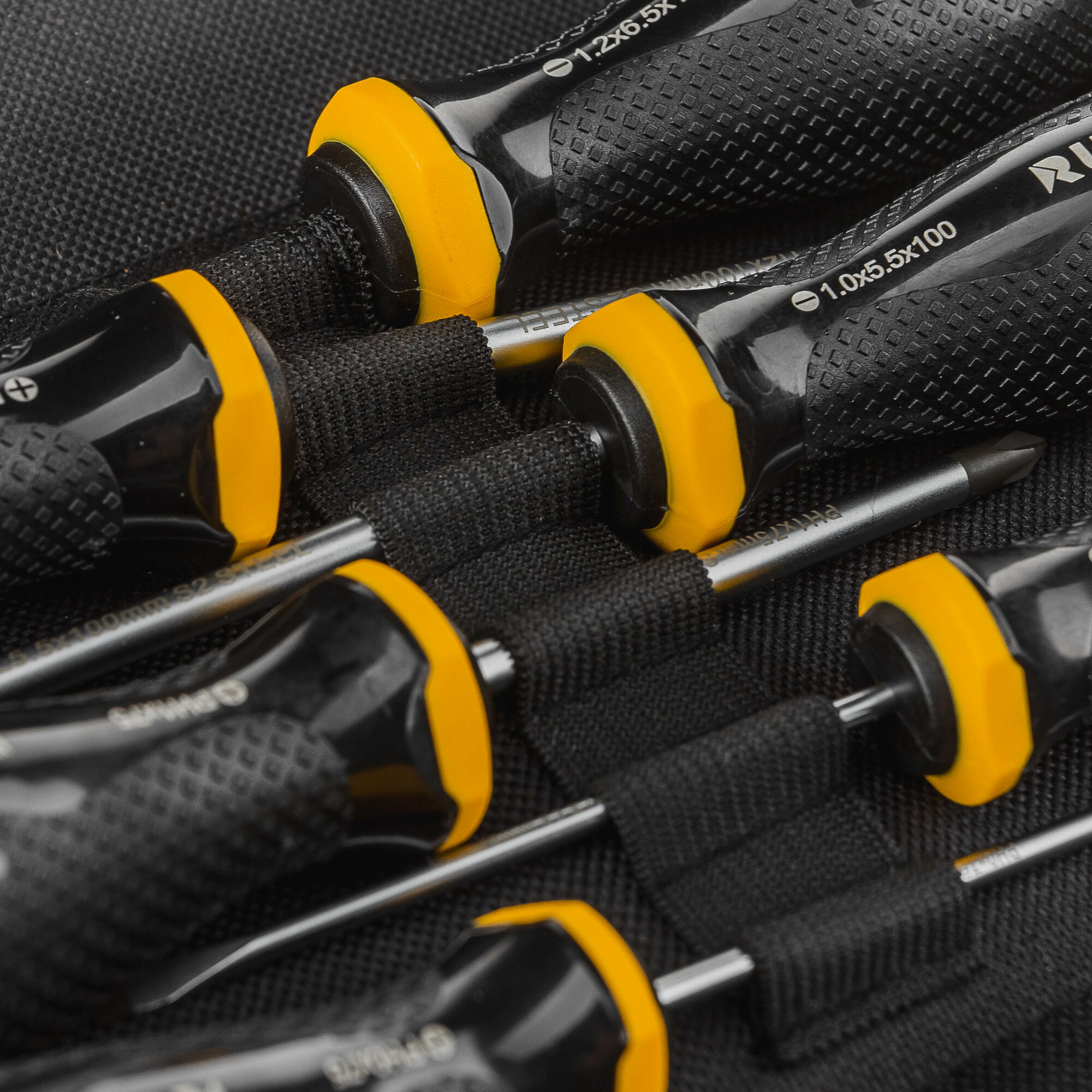 RUNTEC RT-SD3BX6 Набор усиленных отверток RUNTEC CrV со сквозным стержнем в сумке, 6 предметов