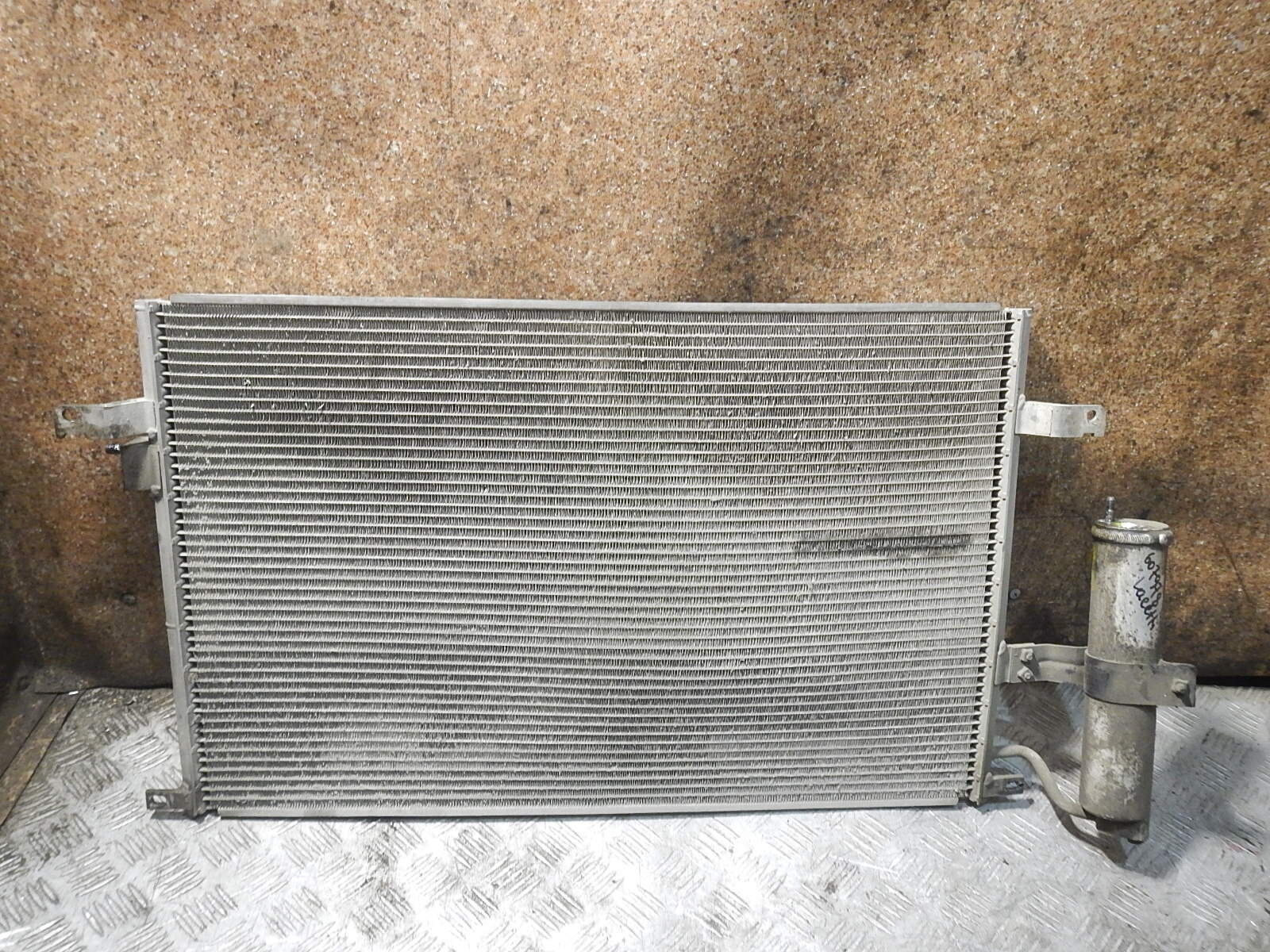 Б/У Радиатор кондиционера (конденсер), Chevrolet (Шевроле)-LACETTI (04-13) CHEVROLET LACETTI (04-13) Деформирован, повре...