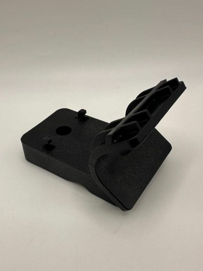 General Motors Кронштейн радиатора, арт. 95016649, 1 шт.