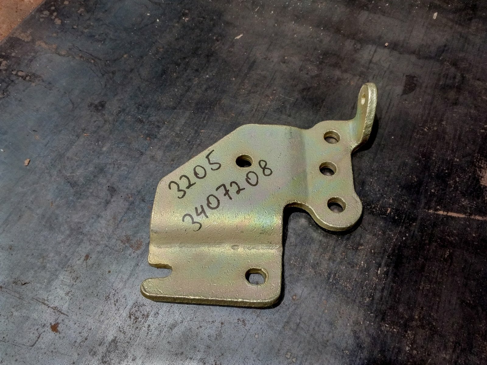 Кронштейн крепления насоса ГУР