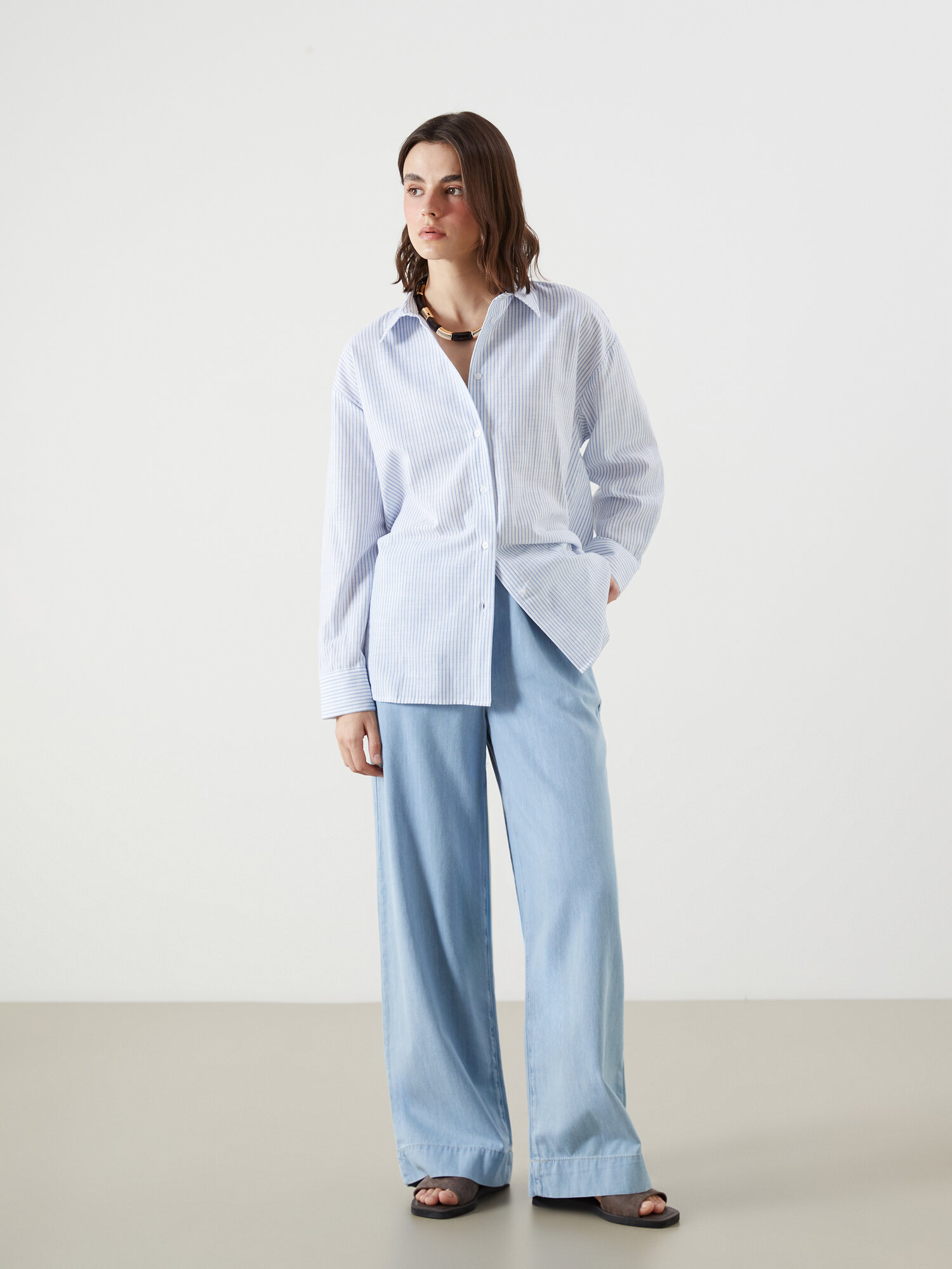 Джинсы широкие 