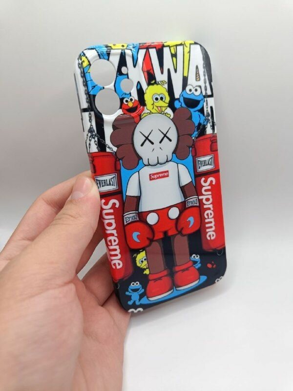 Защитный чехол с принтом KAWS для iPhone 12 Pro