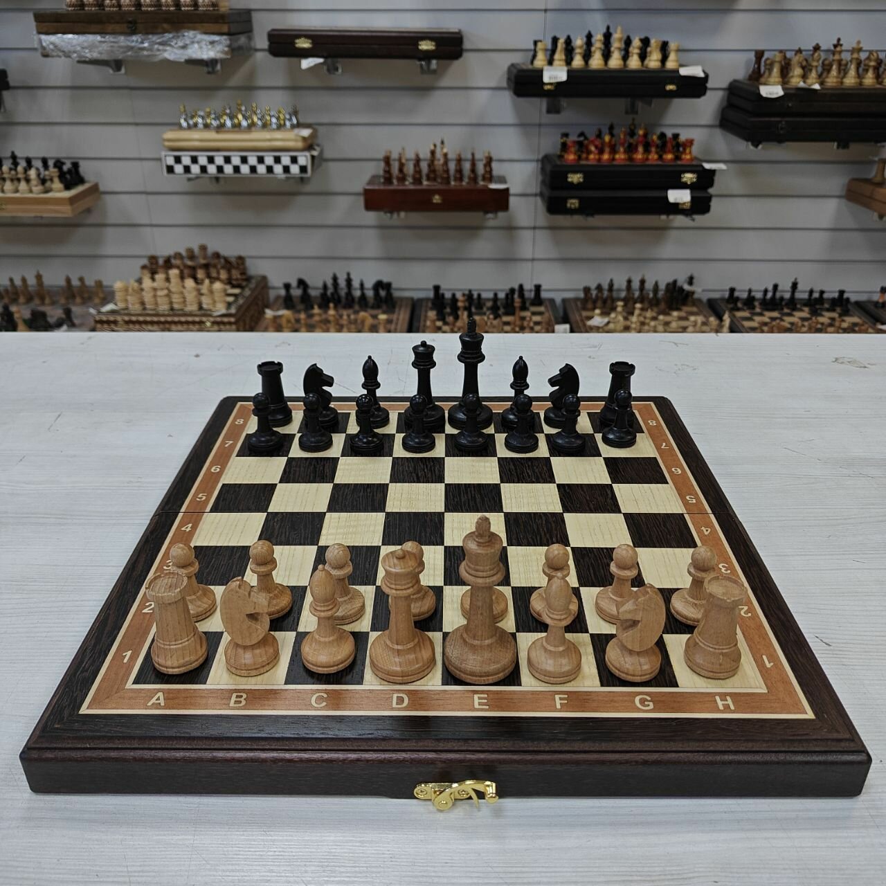 Шахматы подарочные ручной работы Венге 40 с фигурами из бука