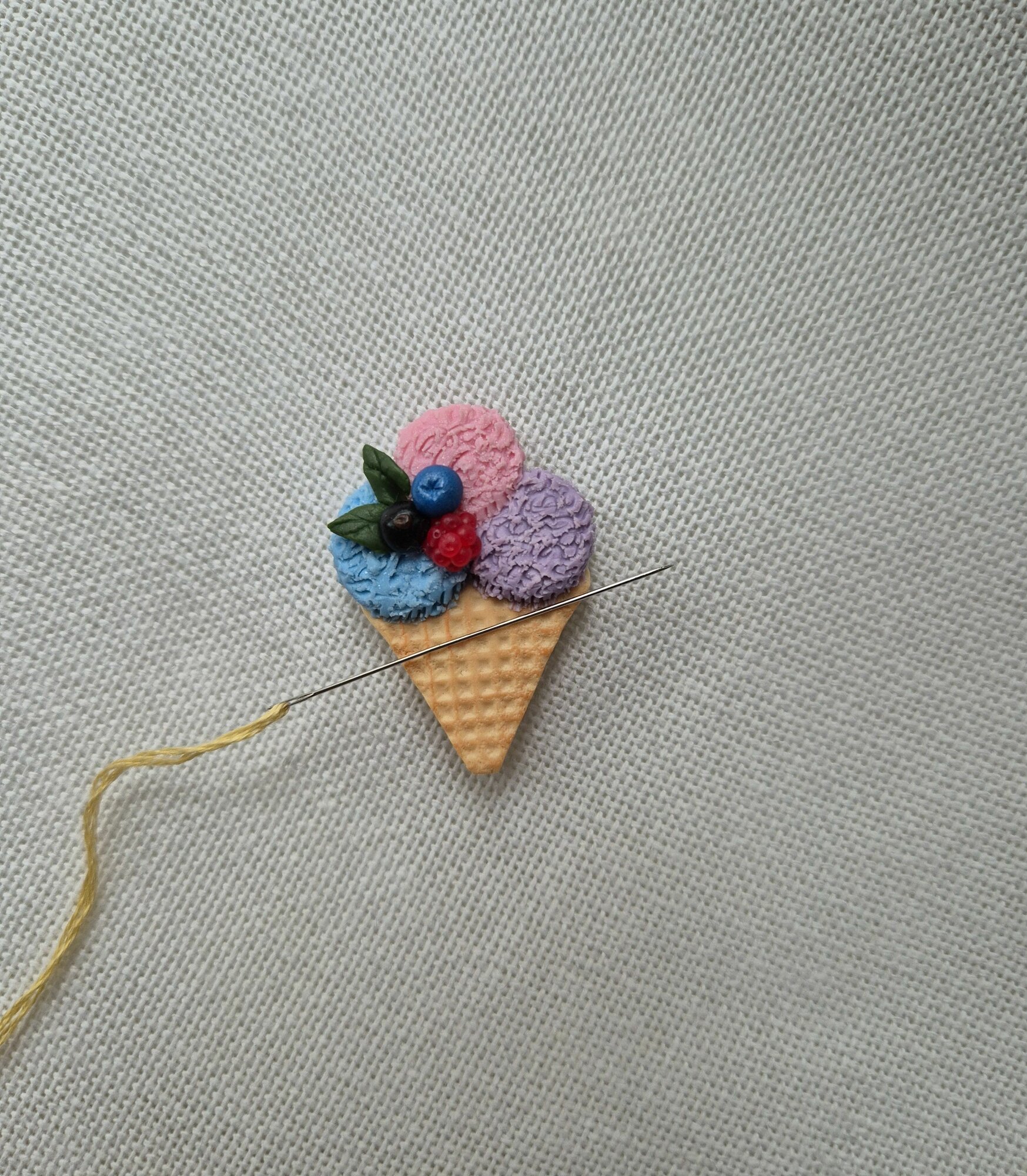 Игольница-магнит/магнитный держатель "Мороженое"