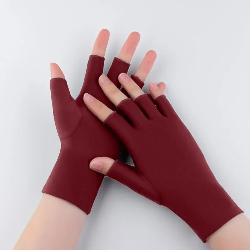 Перчатки для взрослых и детей