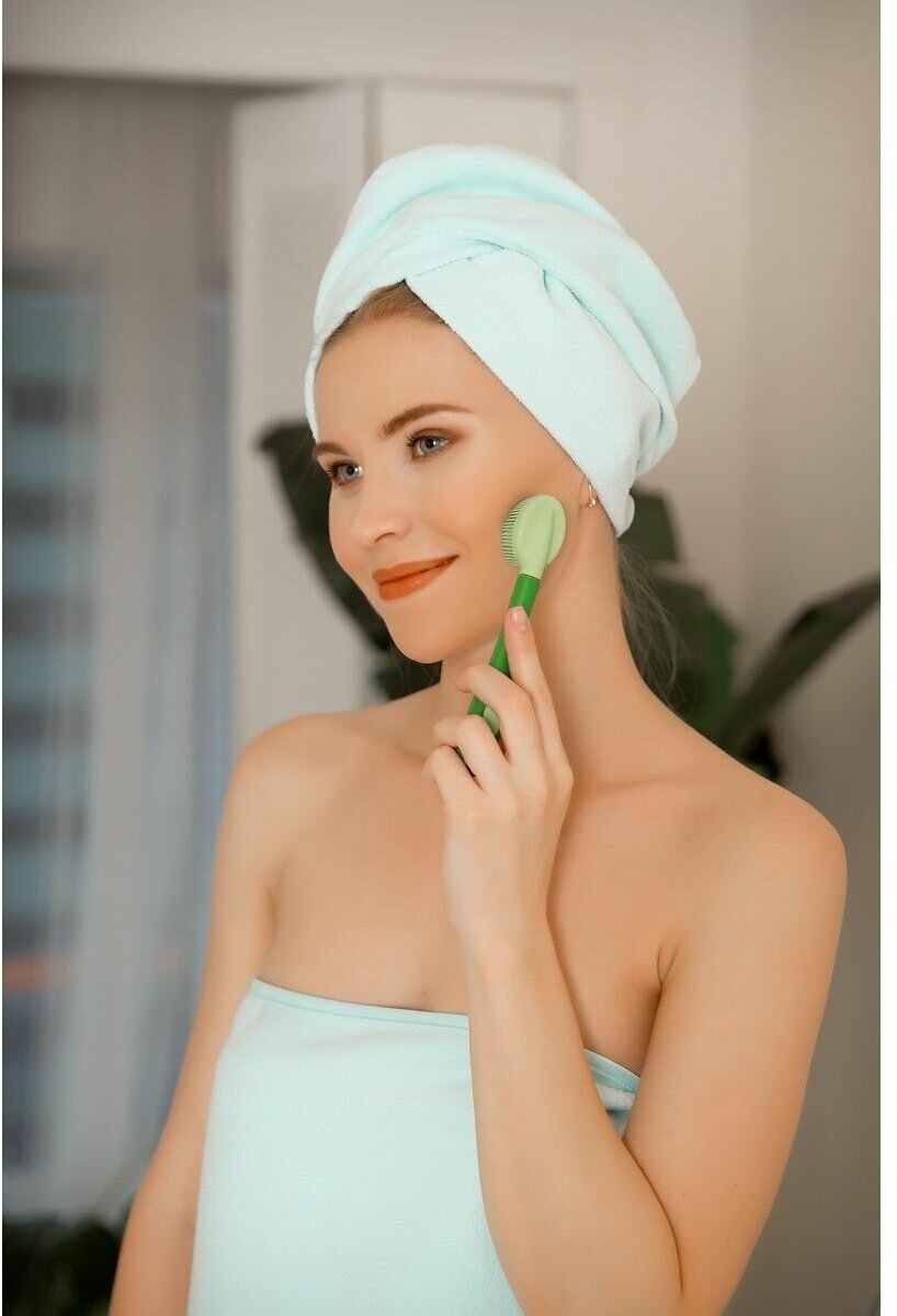 Косметическая щеточка для умывания очищения