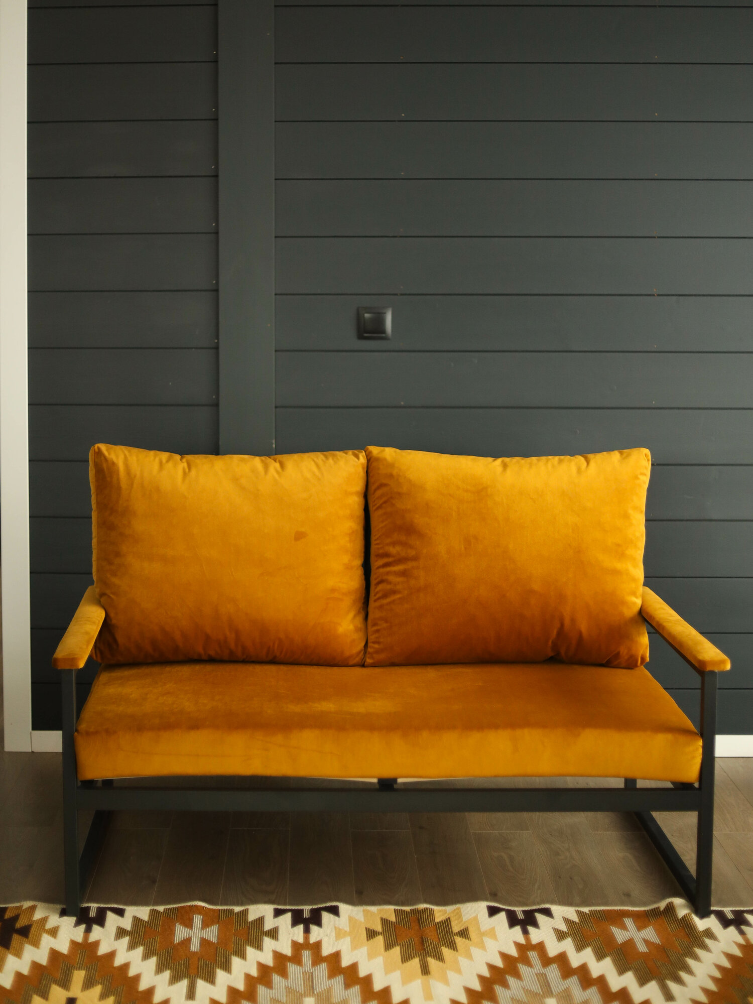 Диван для дома и дачи Anri / Микровелюр Konfetti / Горчичныи