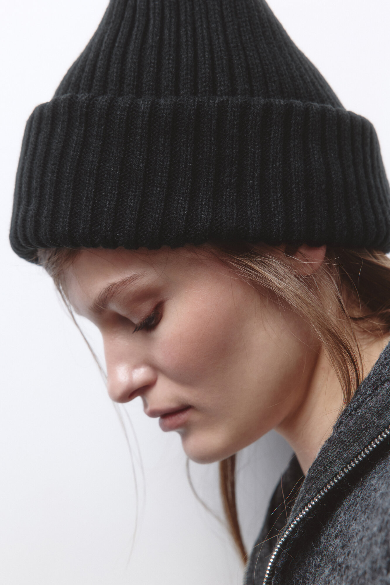 Шапка-бини для женщин