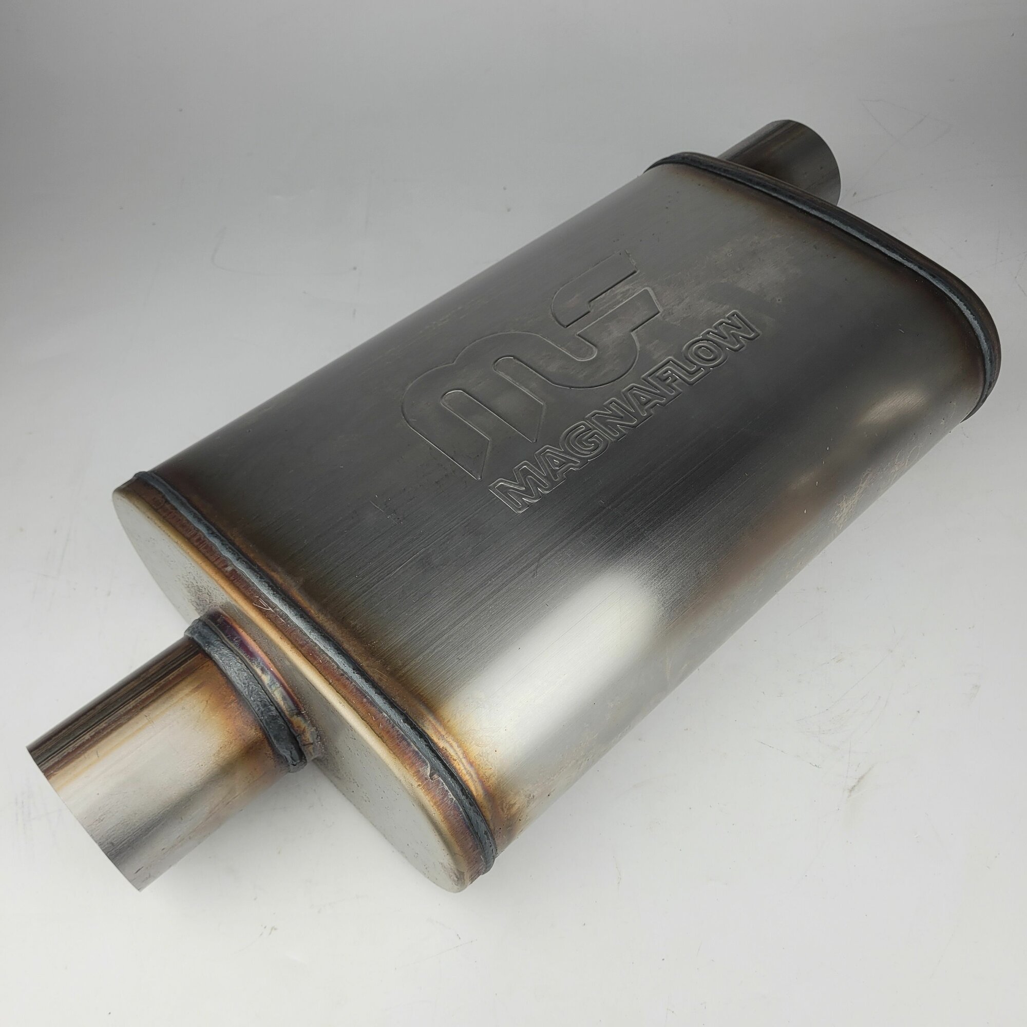 Глушитель 51мм Magnaflow style 355мм вынос-центр