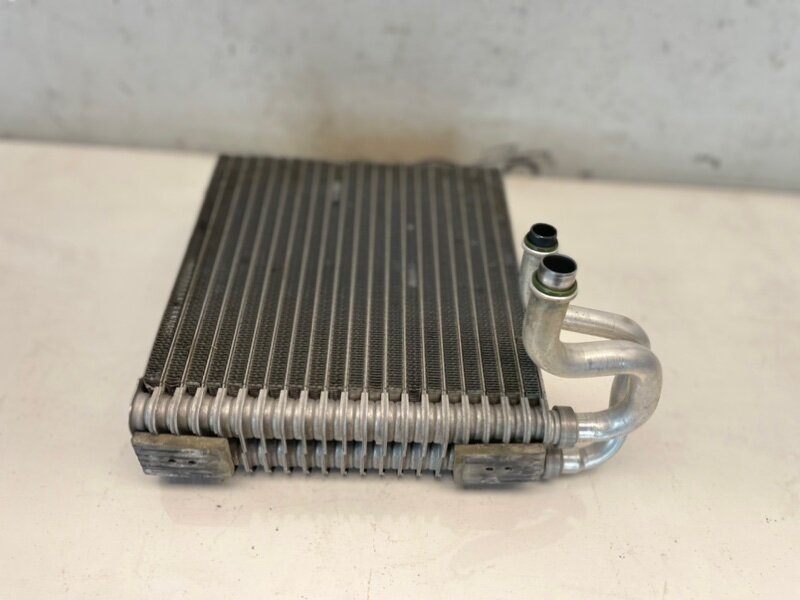 Б/У испаритель кондиционера Renault Duster 2014 HSM F4RA400 46736 RENAULT арт. 272813793R