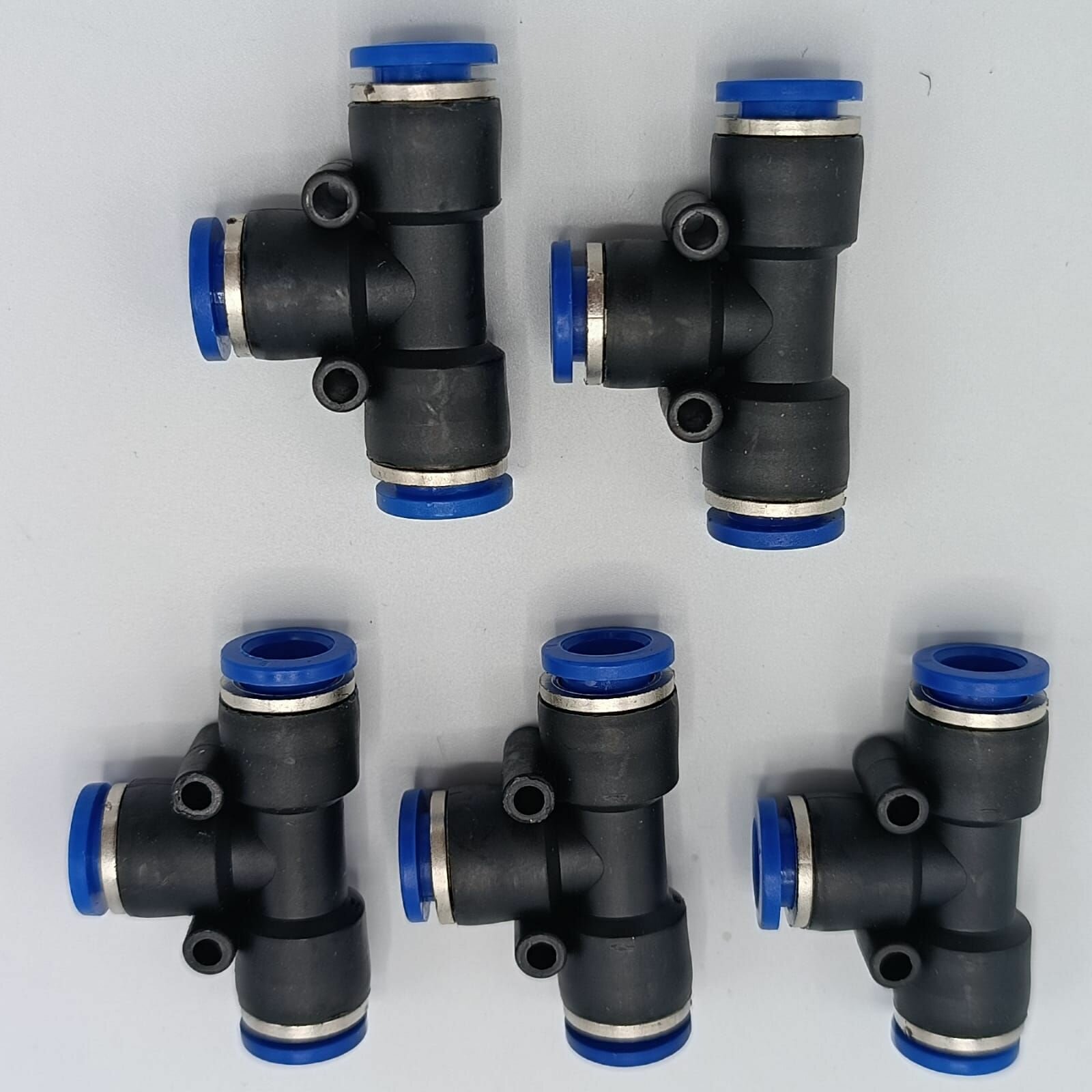 Фитинг Т-образный (тройник) цанговый пневматический 8 мм (5 штук)