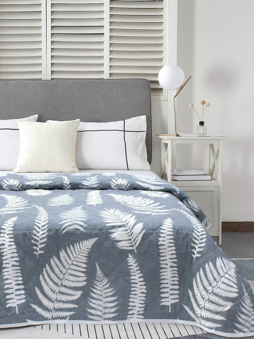 Двухстороннее стеганное покрывало PB-006 Папоротник Elintale (серый-белый), 180x215