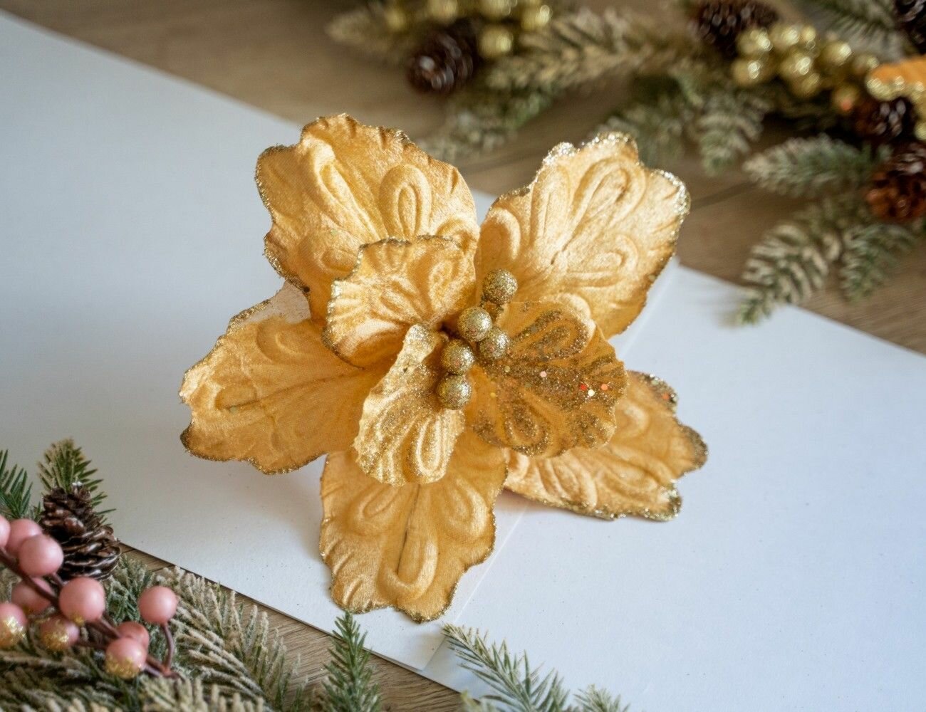 Пуансеттия роялс на клипсе, золотистая, 25 см, Дю Эссе Кристмас (Due Esse Christmas) BMA-49A/GOLD