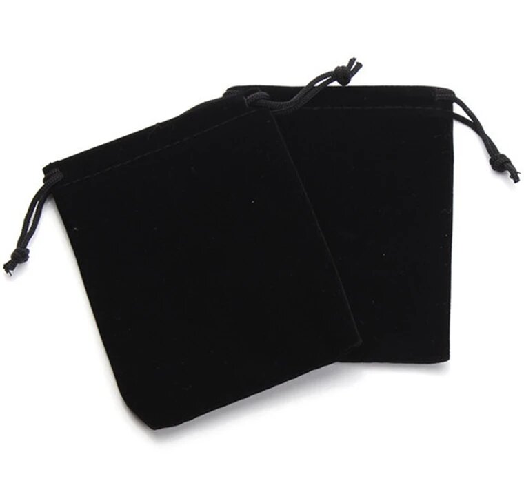 Черный бархатный мешочек для украшений с завязкой