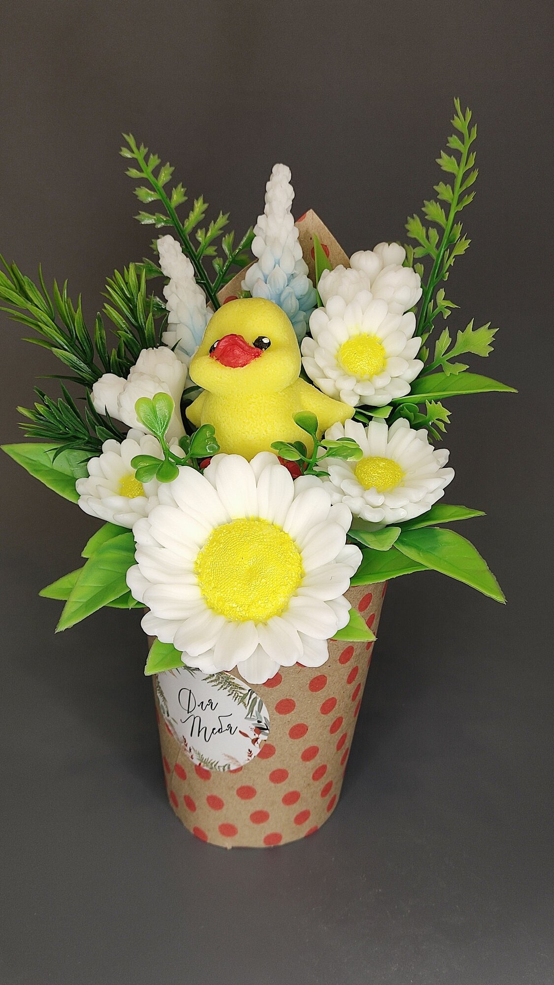 Букет из мыла ручной работы "Утенок с ромашками" /подарок на день рождения/девочке