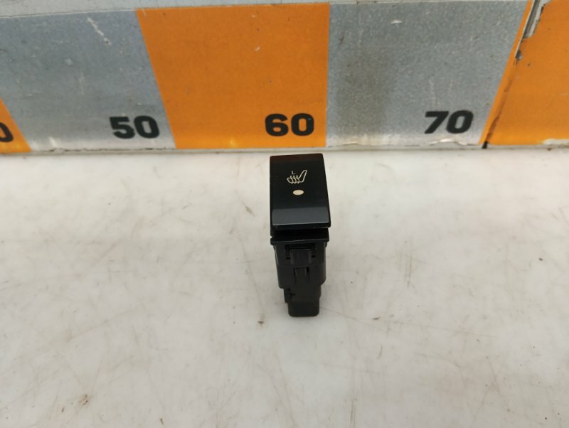 Б/У Джили МК 1 Кнопка обогрева сиденья Geely MK 2010 306228 GEELY арт. 151684СВ