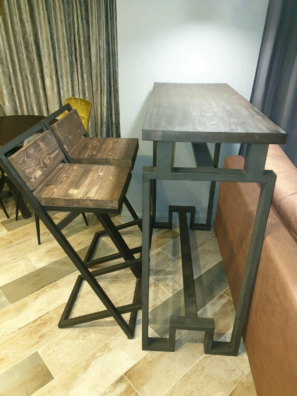 Барная стойка от "EasyLOFT" в стиле лофт, массив хвойных пород, 140х50х100 см.