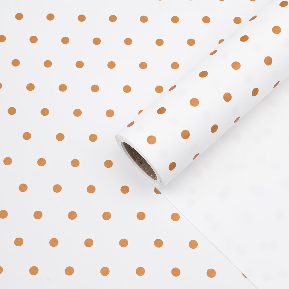 Пленка упаковочная для цветов и подарков Айрис 'Точки', 65 мкр, 58см*10м (VH2552 белый с золотыми точками)
