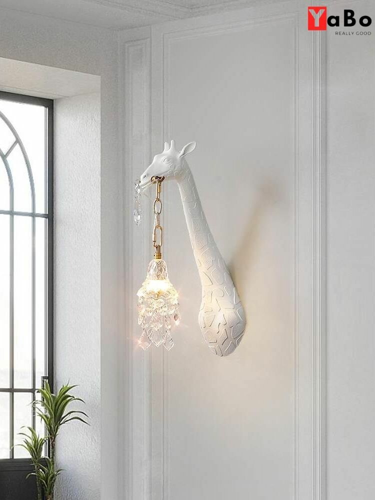 Оригинальный настенный светильник в виде жирафа