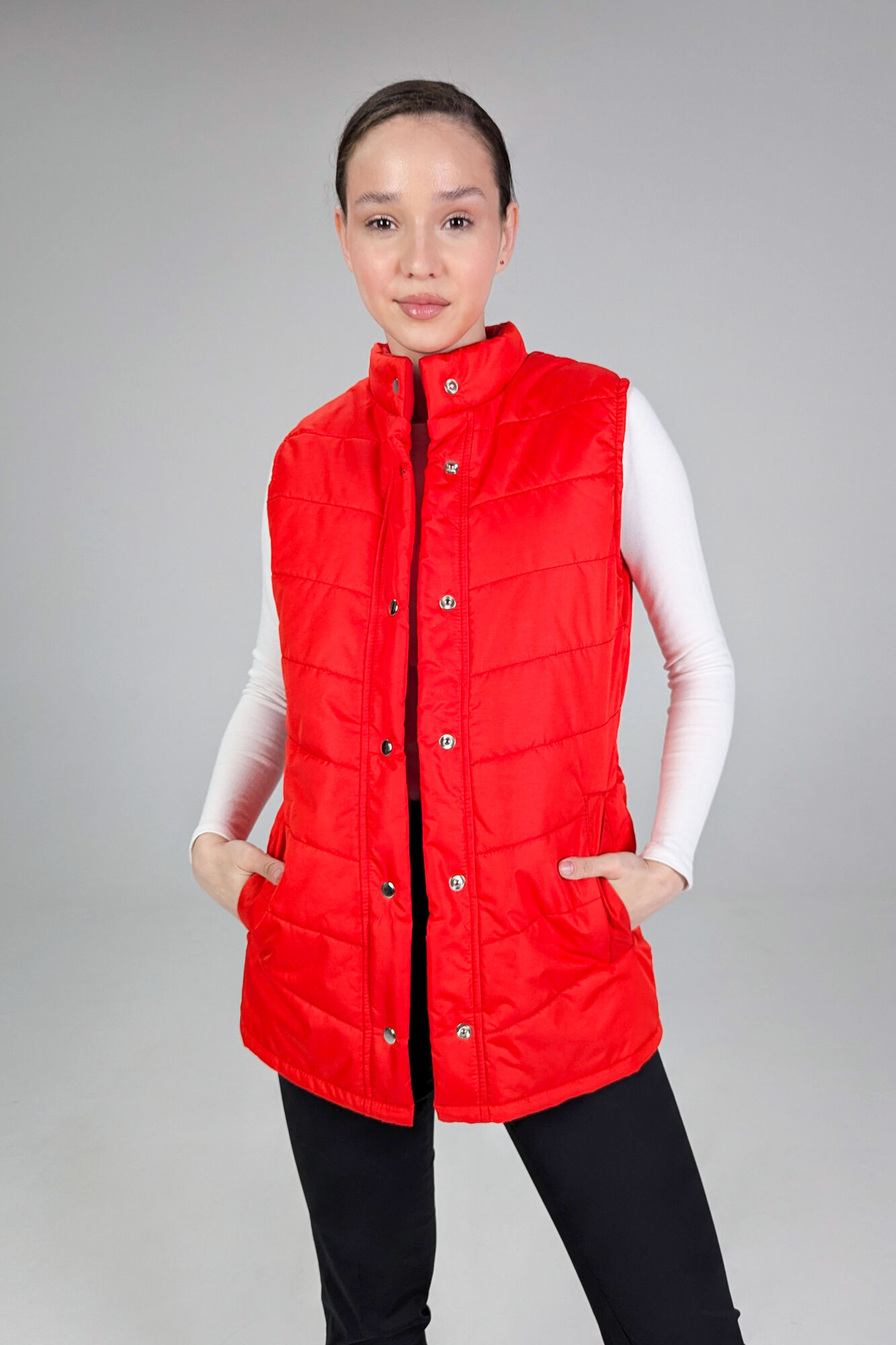 Жилет утепленный женский стеганый Вилан, на флисе, ткань Дюспо, цвет красный