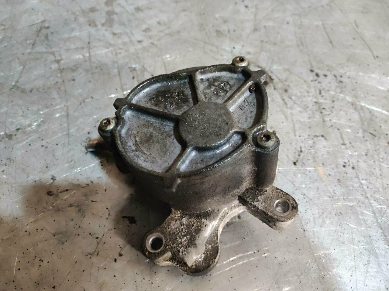 Вакуумный насос Ford Focus 2 2005