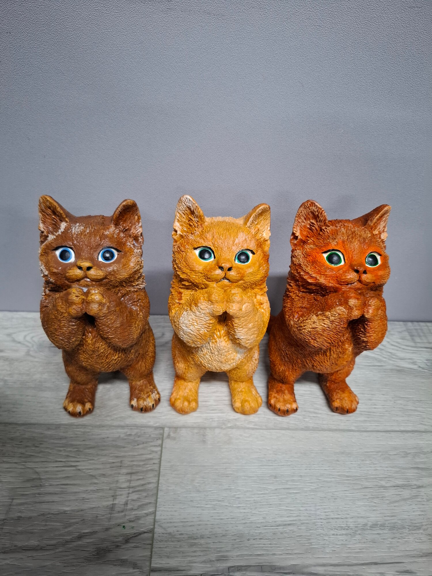 Фигурка "Кот-попрошайка", цельнонаполненный гипс, для интерьера, сада