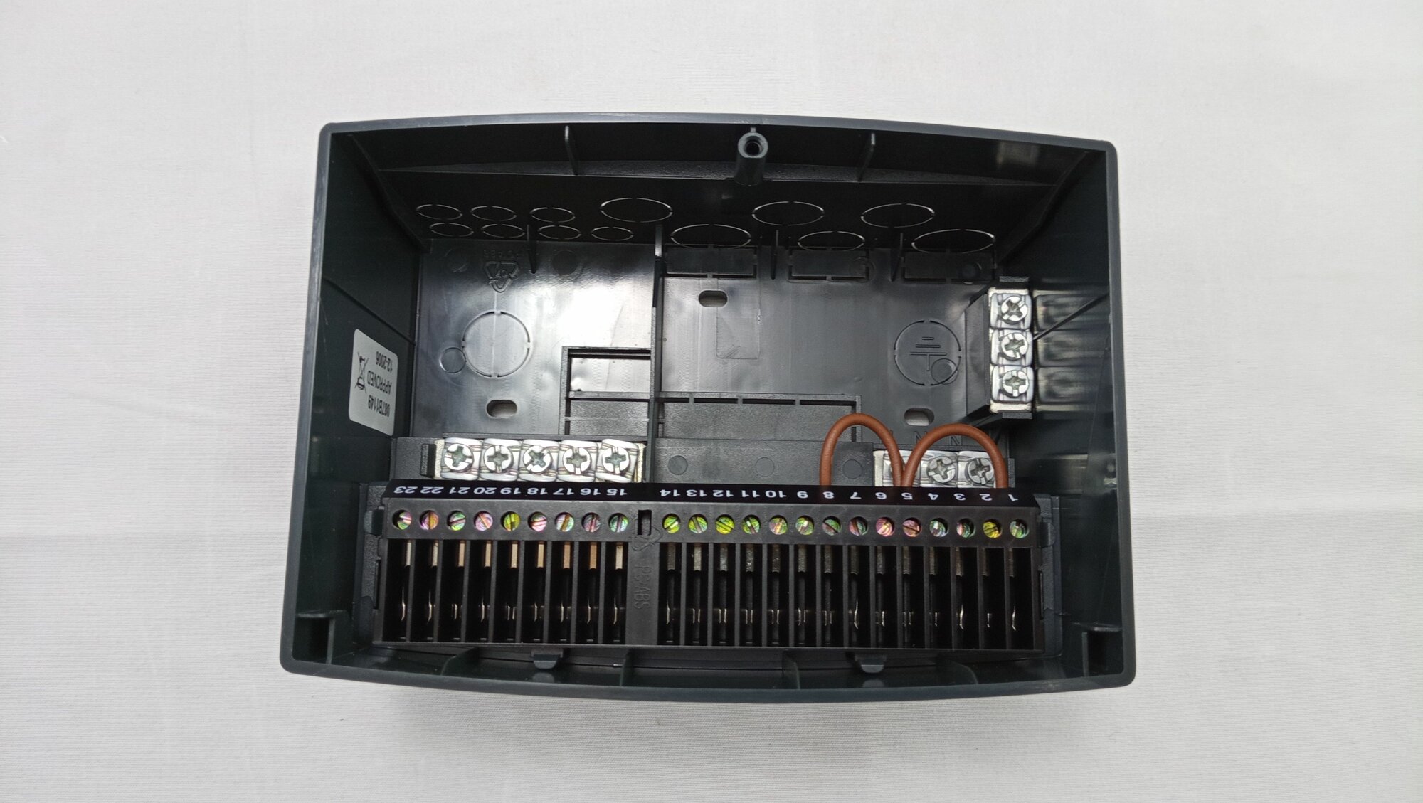 087B1149 панель клеммная для наст. монтажа ECL Comfort