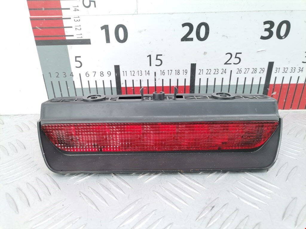 Фонарь дополнительный тормозной (стоп-сигнал) Honda Jazz 2 34270TF0J13 арт. 1974484
